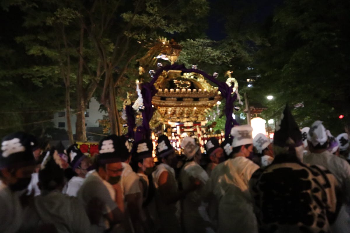 4年ぶりの神輿渡御！「くらやみ祭」の夜を賑わせる大太鼓と8基のお神輿｜株式会社オマツリジャパン
